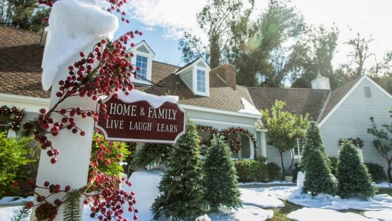 Free Zoom Backgrounds: 100s of Virtual Backgrounds You Can Download ...